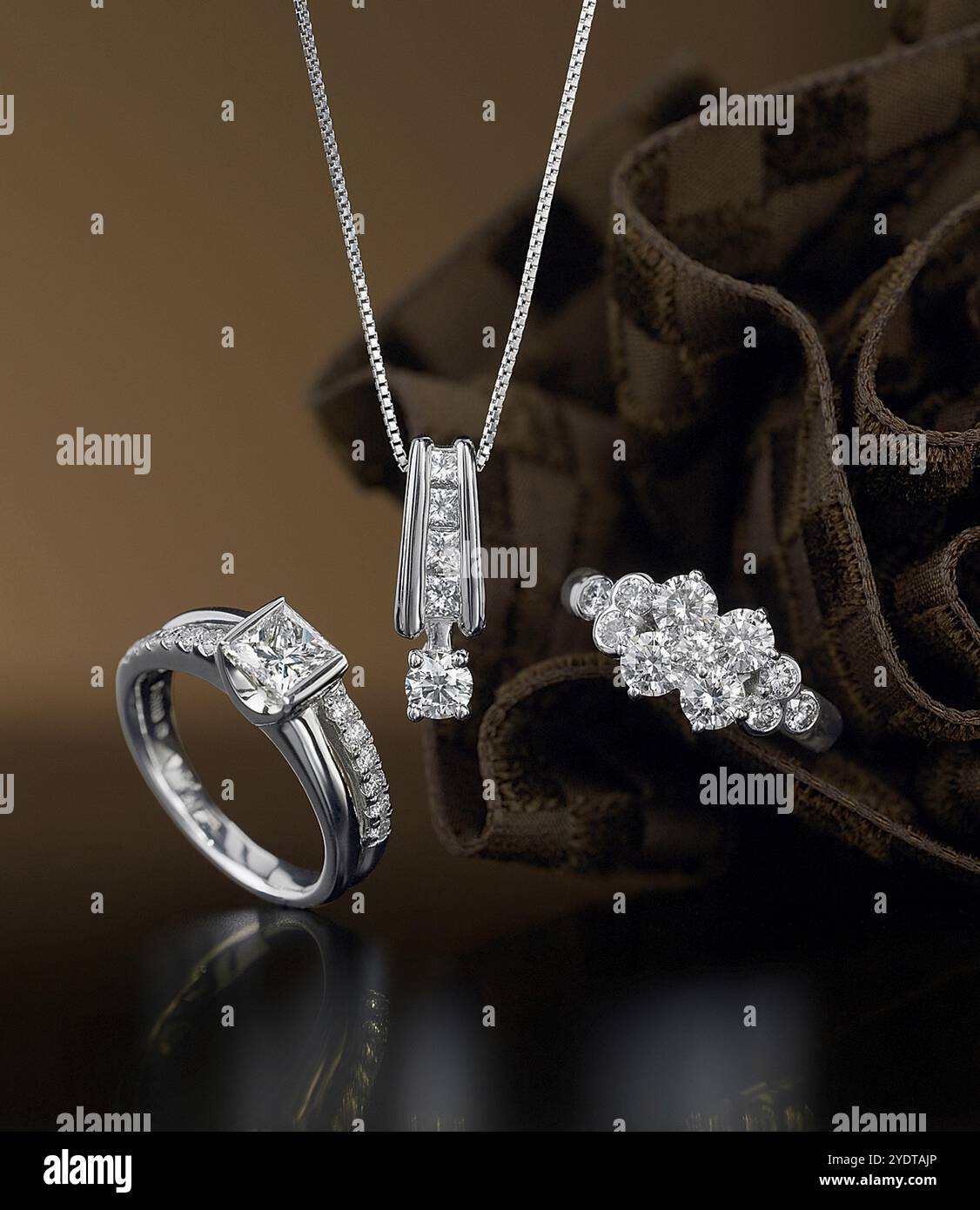 Diamond pendant hi-res stock photography and images - Alamy