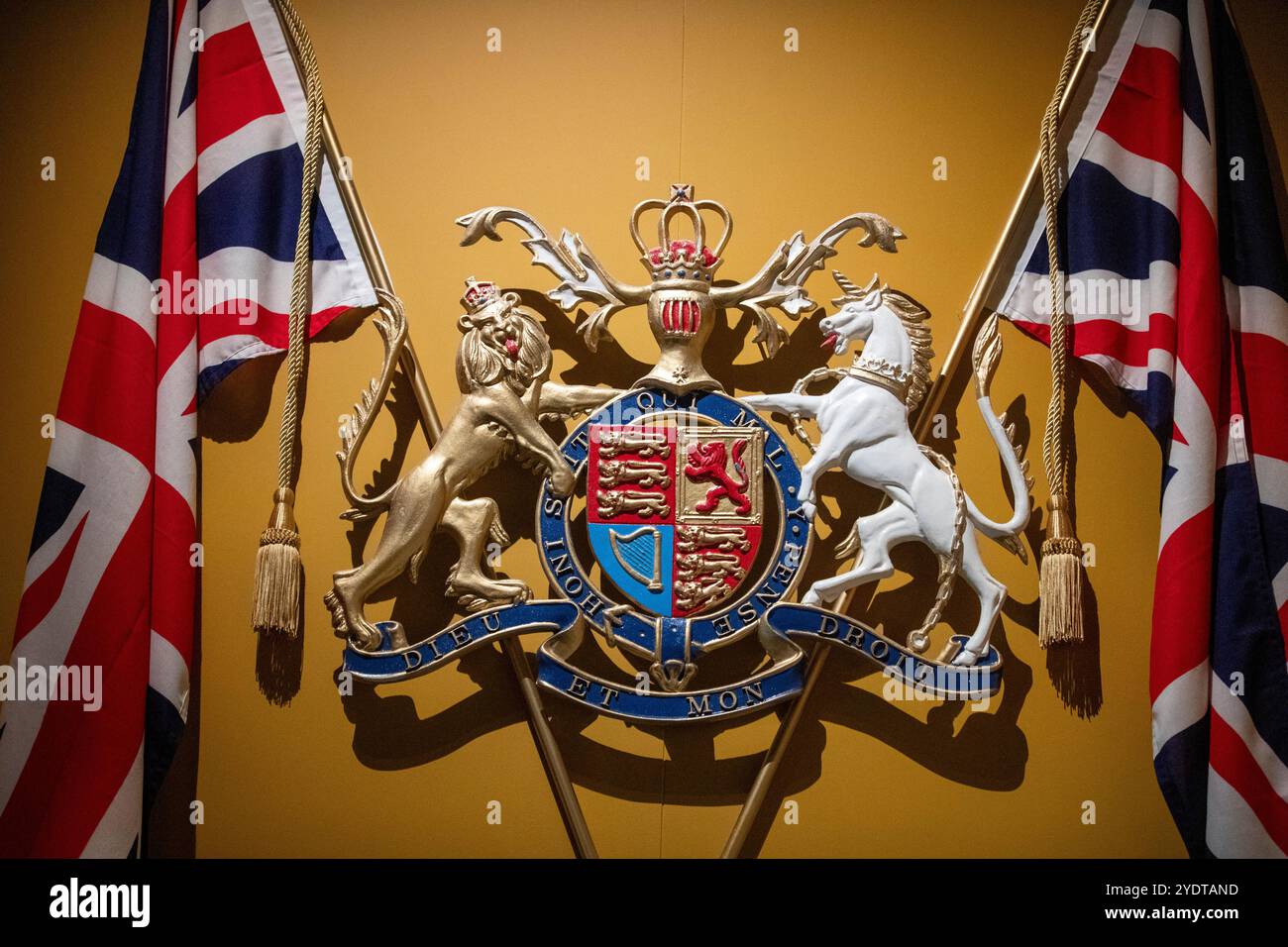 British monarchy royal coat arms hi-res stock photography and images ...