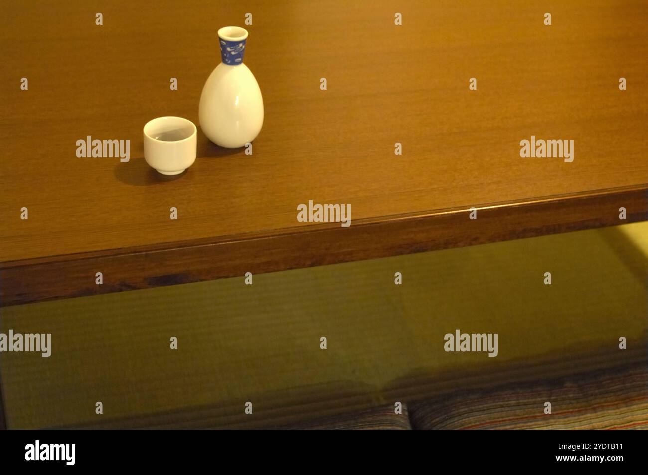 Tokkuri hi-res stock photography and images - Alamy