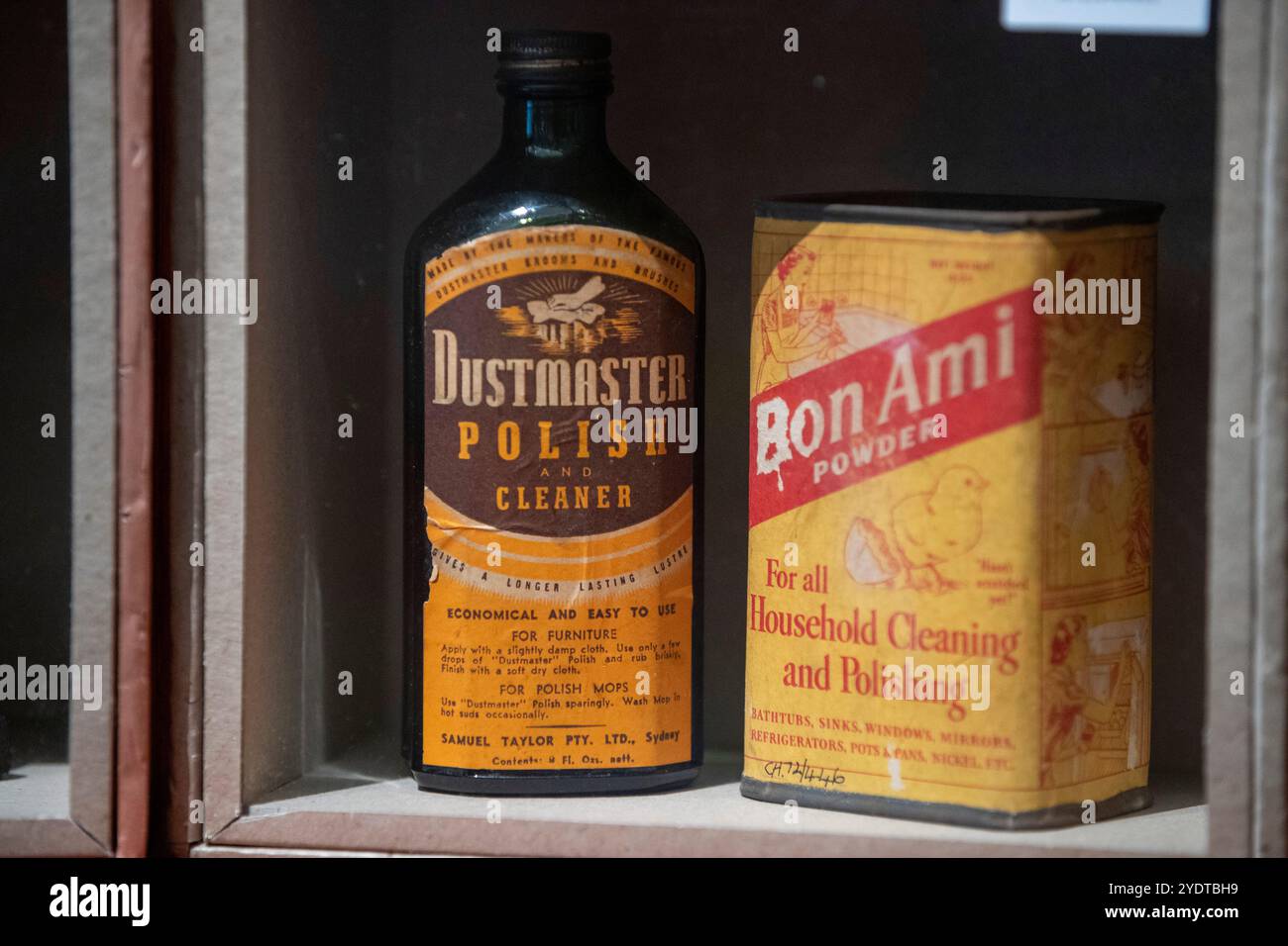 Retro cleaning products hi-res stock photography and images - Alamy