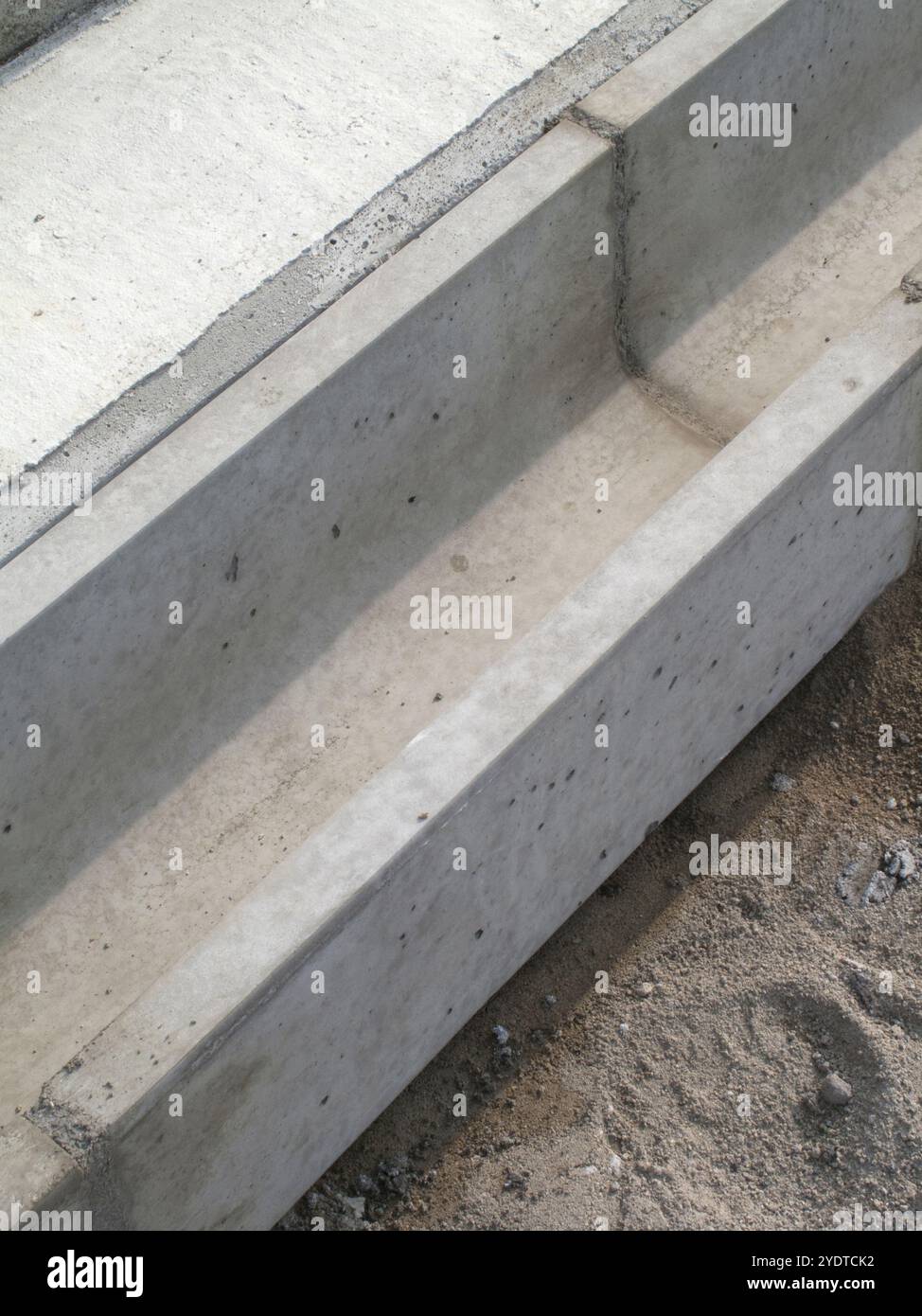 U shape concrete hi-res stock photography and images - Alamy
