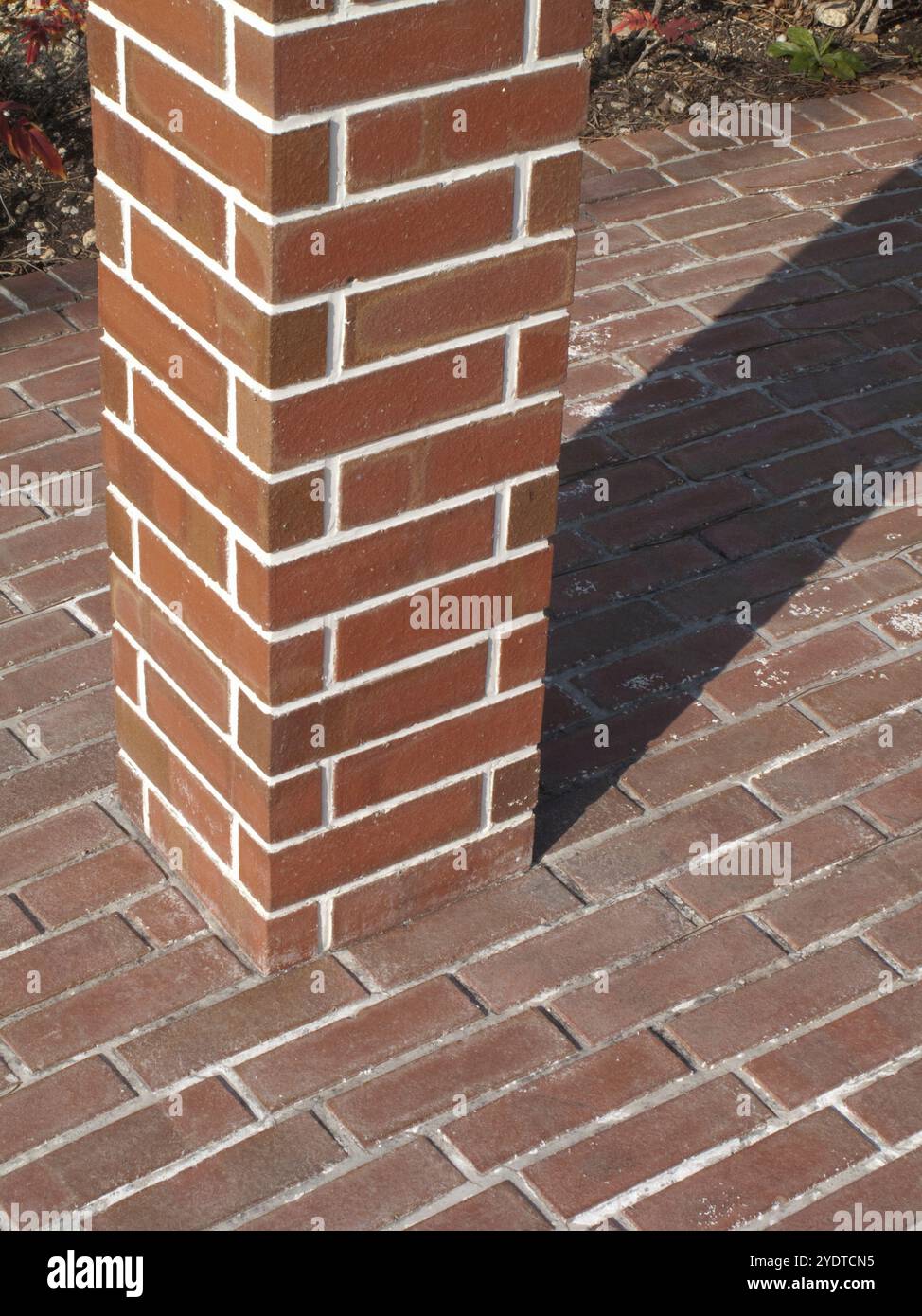 Column brick hi-res stock photography and images - Alamy