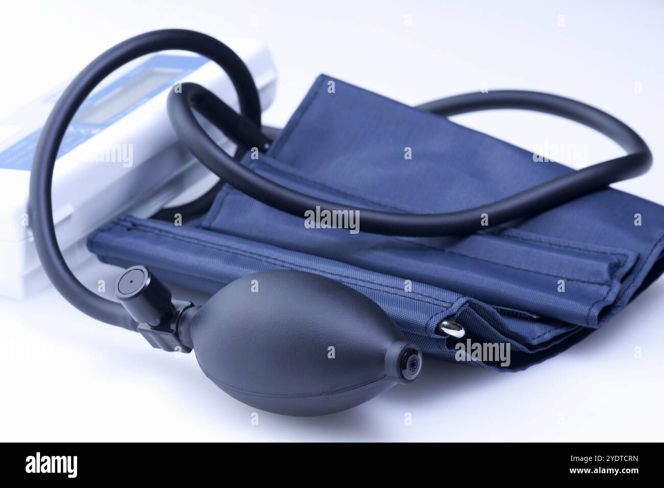 Sphygmomanometer gauge hi-res stock photography and images - Alamy