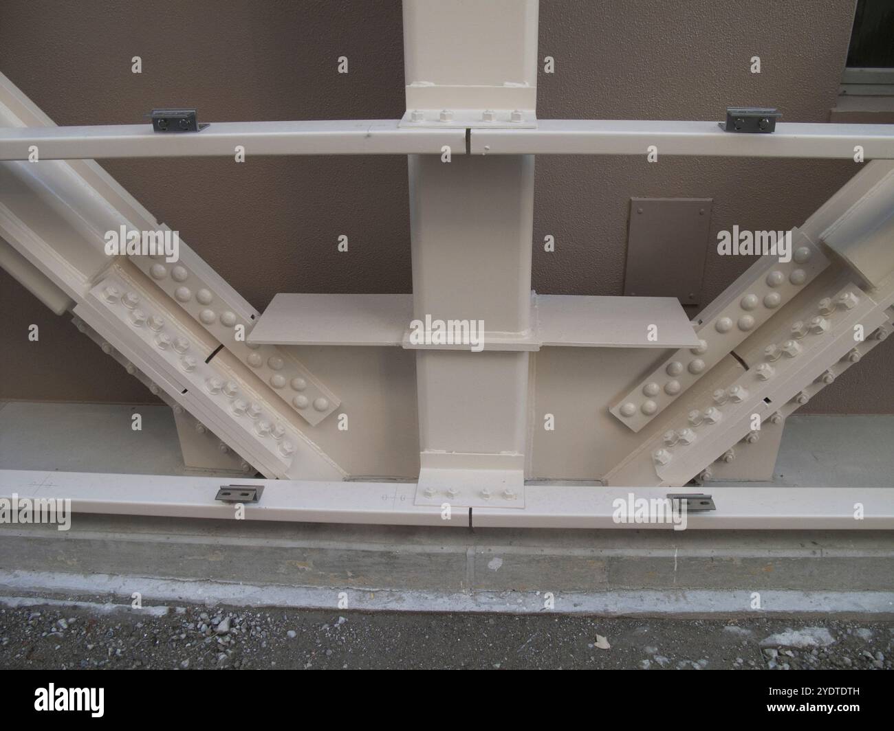 Seismic reinforcement of building Stock Photo - Alamy