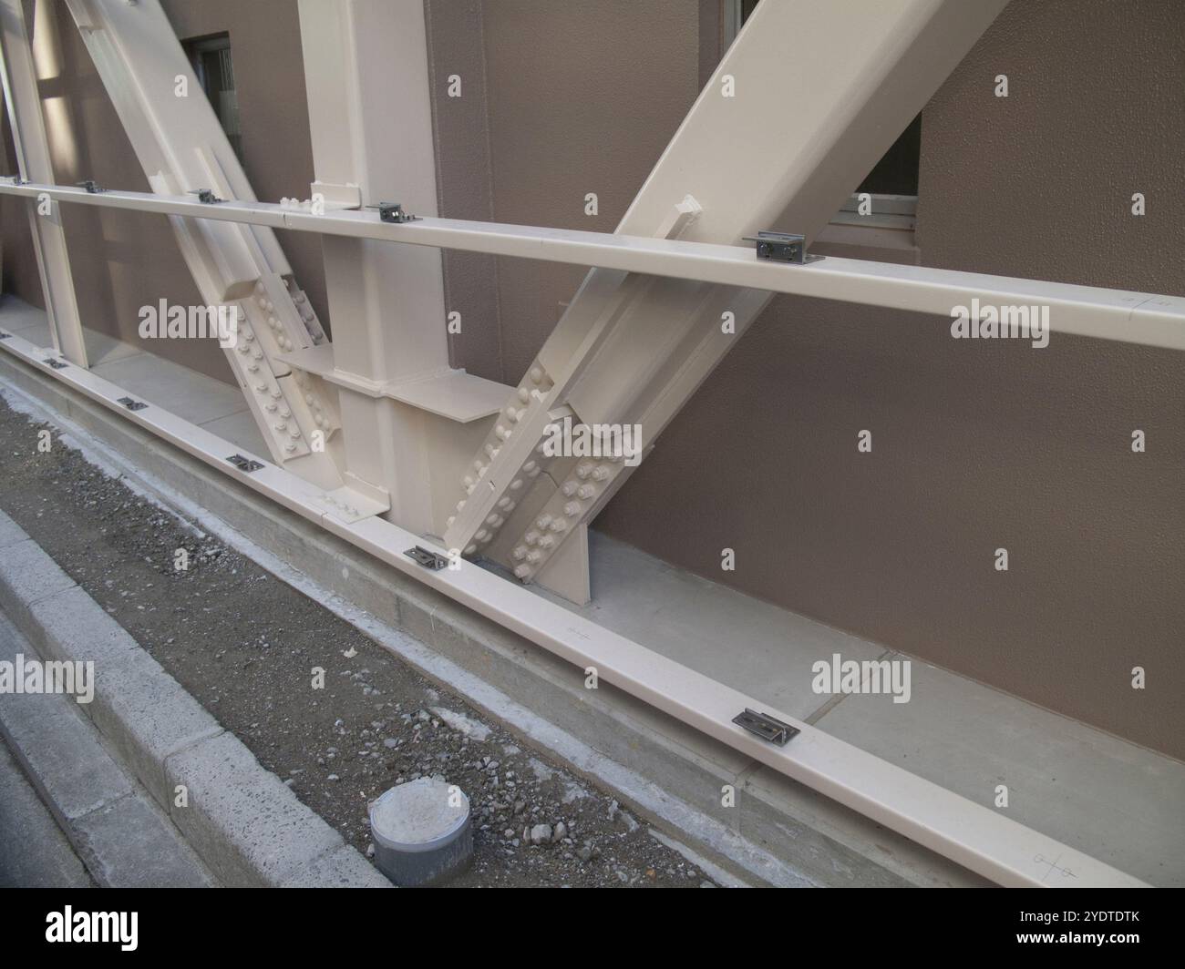 Seismic reinforcement of building Stock Photo - Alamy