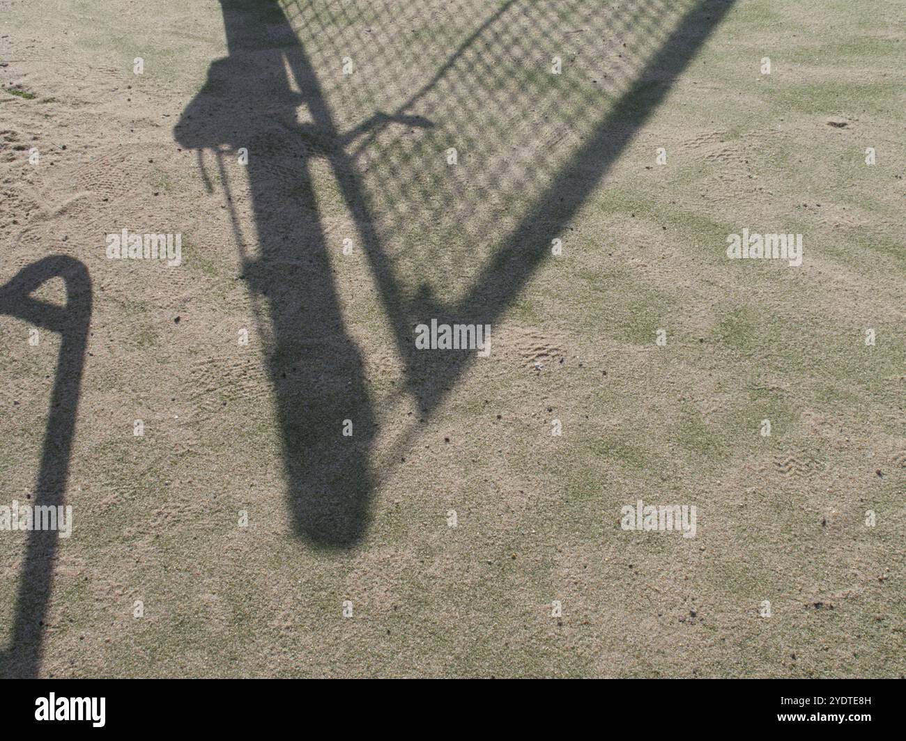 Tennis court silhouette hi-res stock photography and images - Alamy