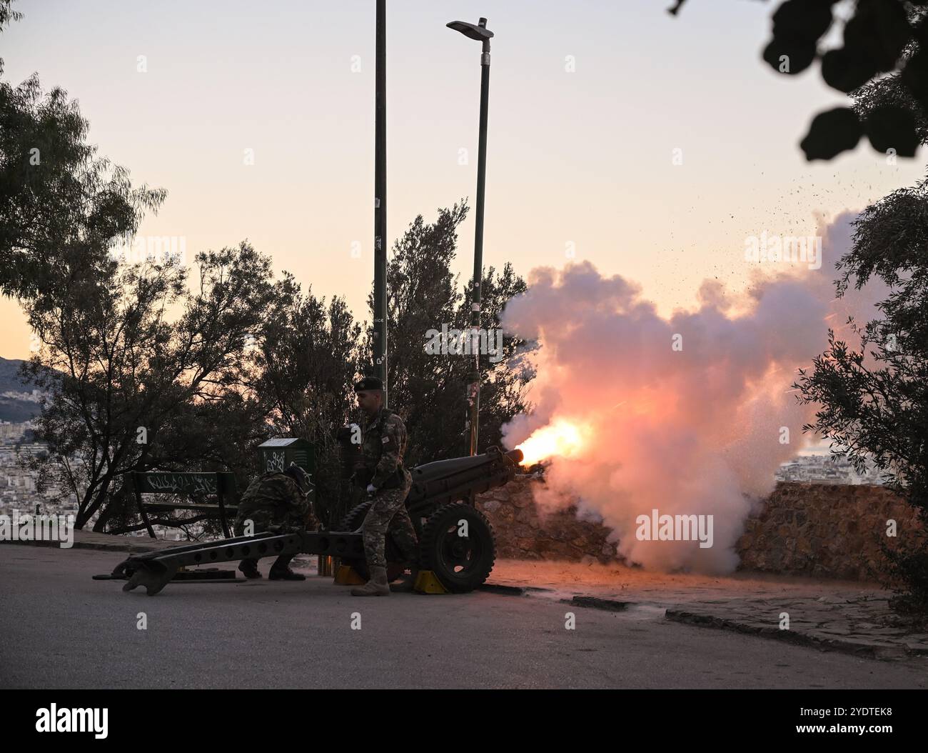 Athens, Greece. 28 October 2024. Greek soldiers fire a cannon over the ...