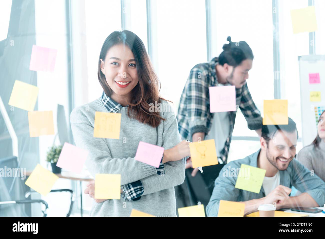 Brainstorming diversity creative design use post it sticky note team ...