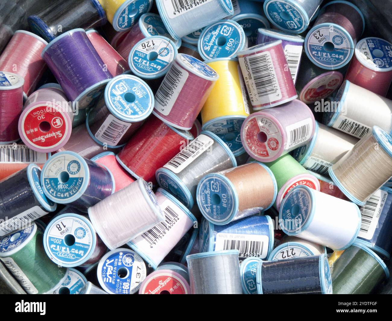 Thread pile hi-res stock photography and images - Alamy