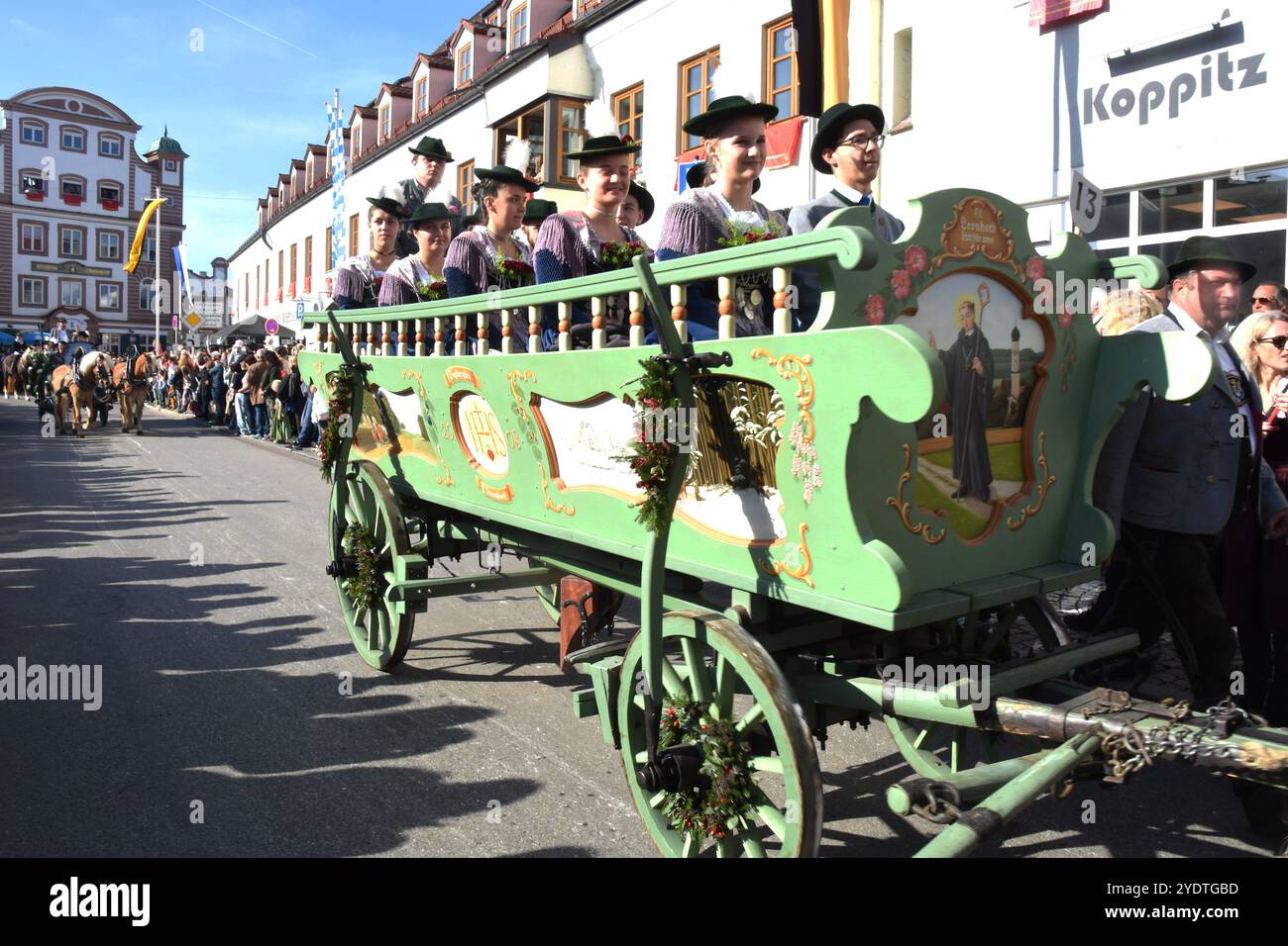Am Marktplatz Festzugteilnehmer Grafing Stadt Bayern 27.10.2024 ...