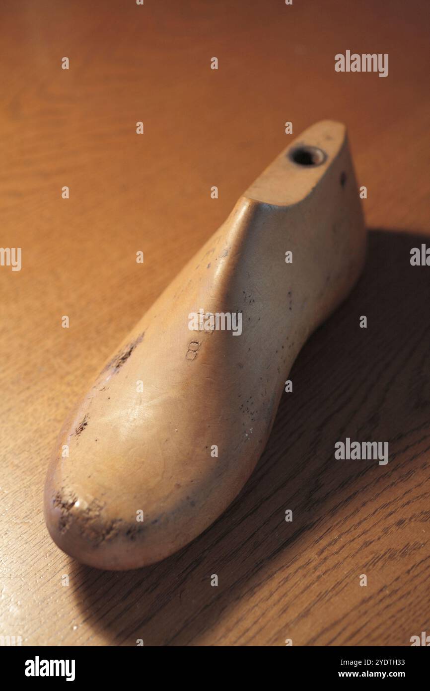 Shoe form tool hi-res stock photography and images - Alamy