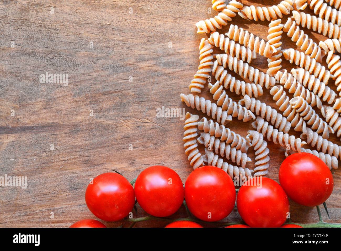 Whole wheat fusilli pasta hi-res stock photography and images - Alamy