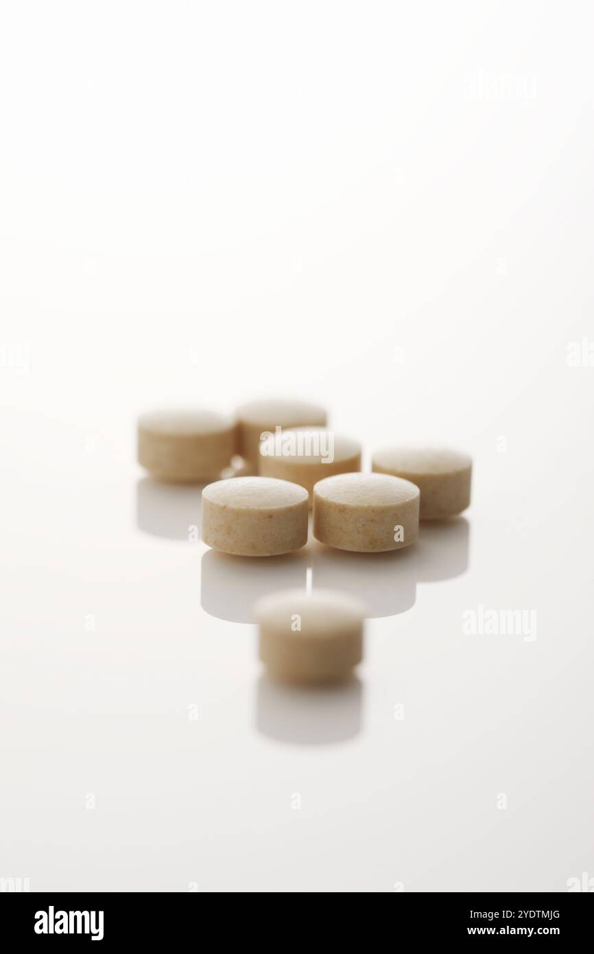 Supplements medicine hi-res stock photography and images - Alamy