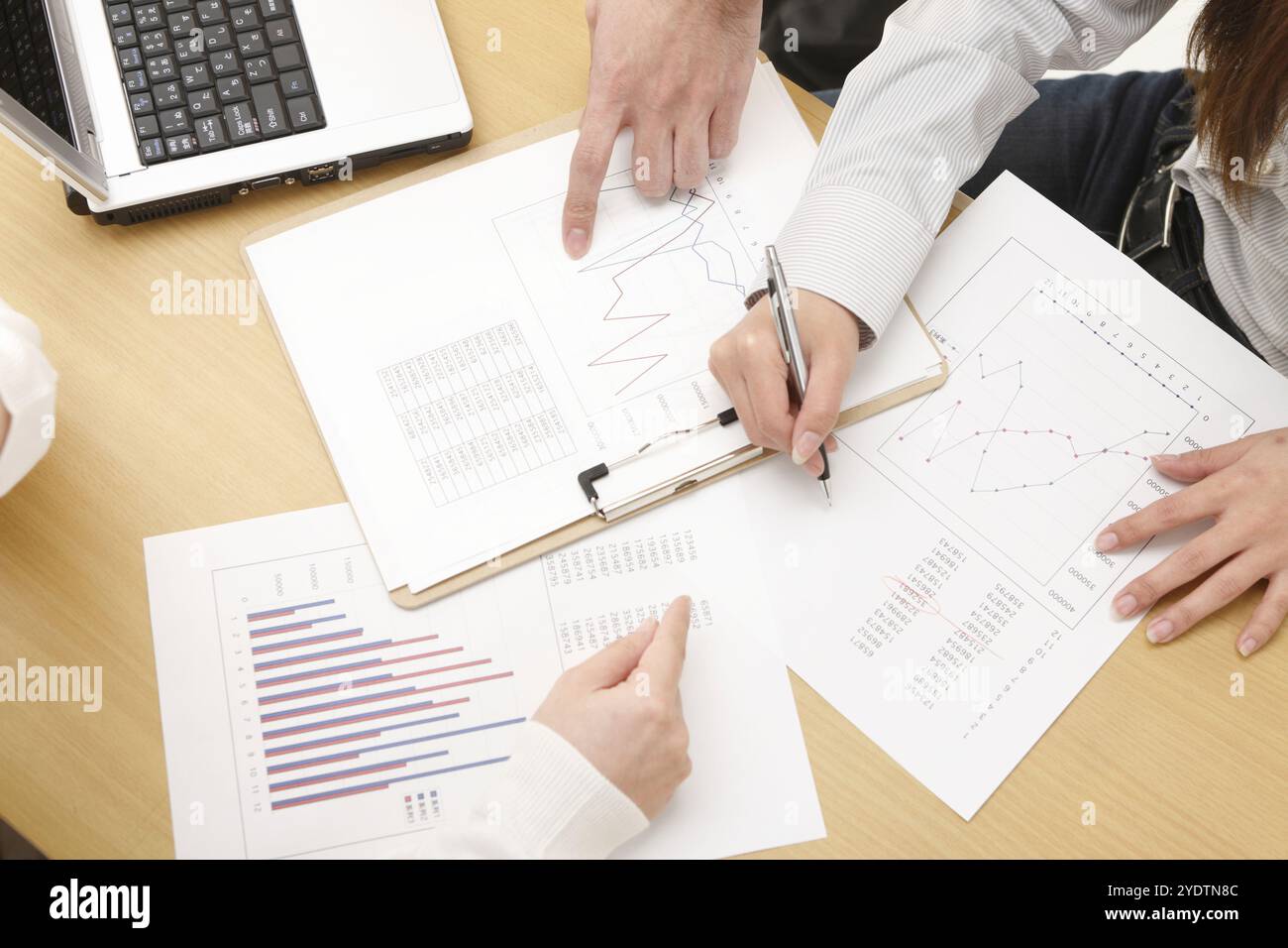 Negotiation scene hi-res stock photography and images - Alamy