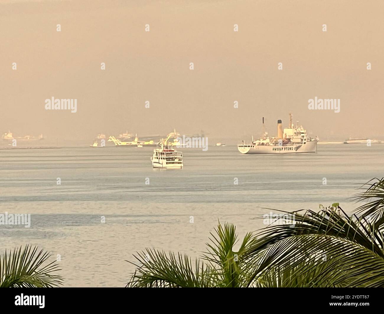 Manila ships hi-res stock photography and images - Alamy