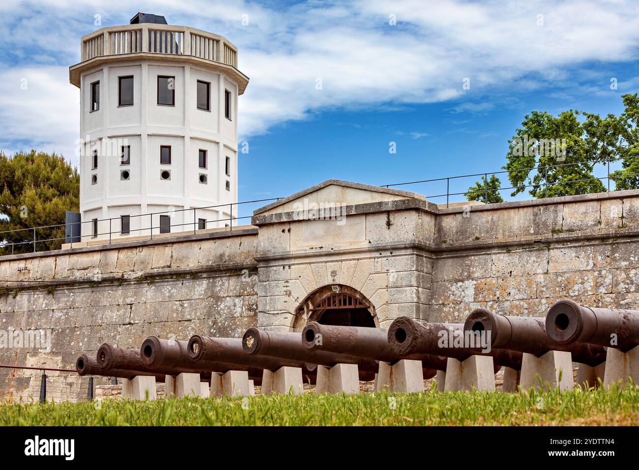 Castle pula hi-res stock photography and images - Alamy