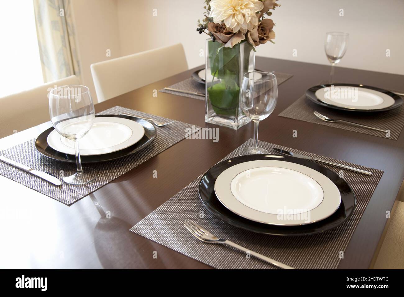 Table knife fork hi-res stock photography and images - Alamy