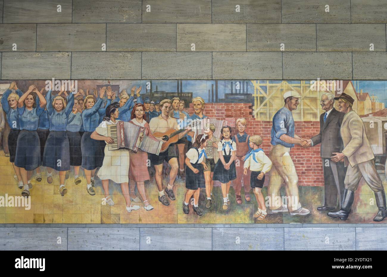 Max Lingner mural on the Detlev Rohwedder House, Aufbau der Republik ...