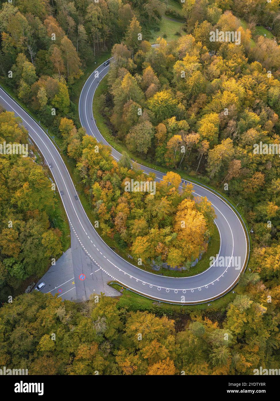 Aerial view empty road winding hi-res stock photography and images - Alamy