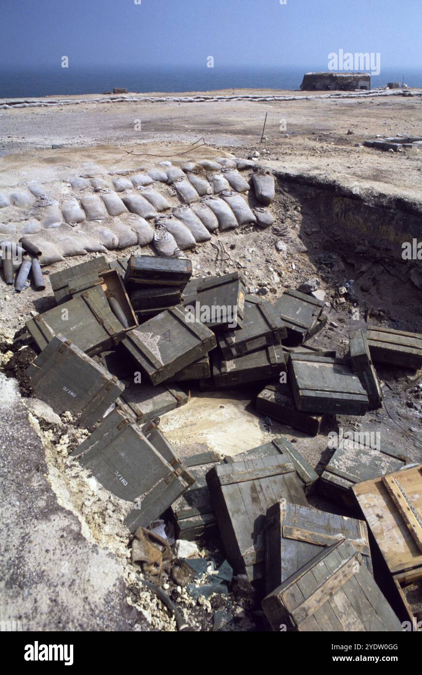 Sandbags bunkers hi-res stock photography and images - Alamy