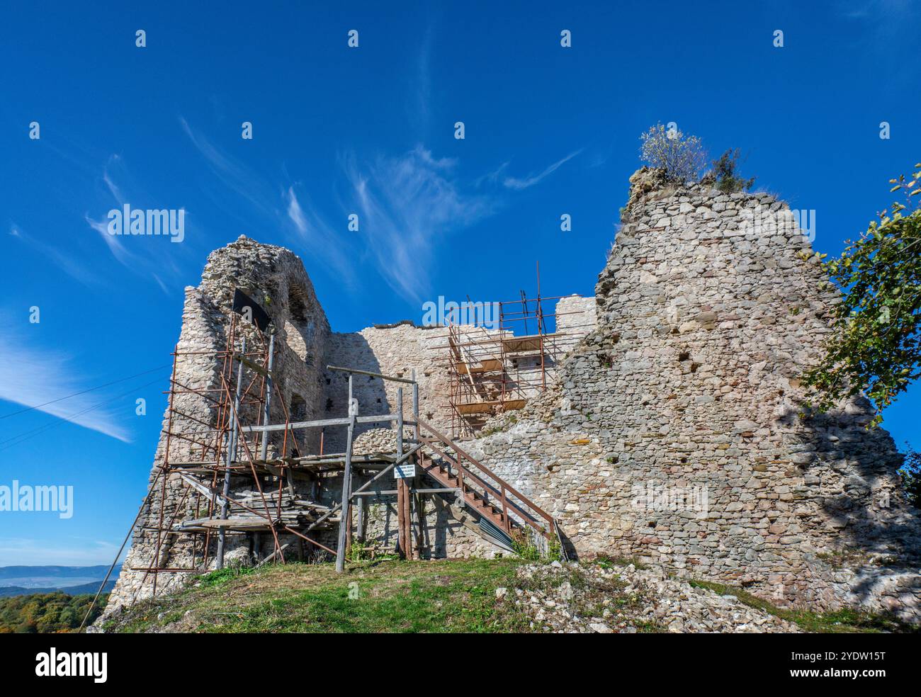 Hanigovce Castle (Hanigovský hrad, Novy hrad) ruins, 14th century ...