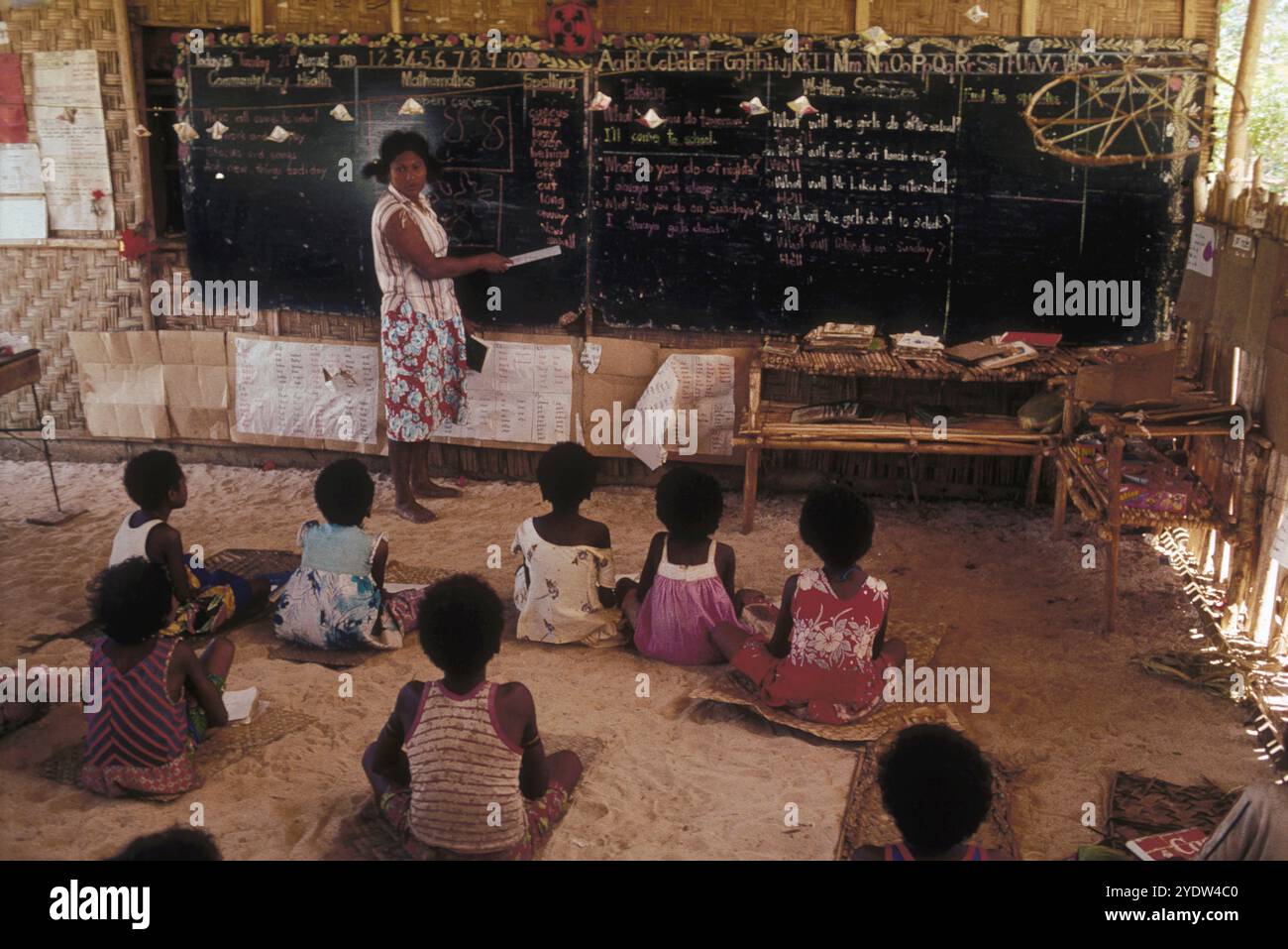 Primary school pupils new hi-res stock photography and images - Alamy