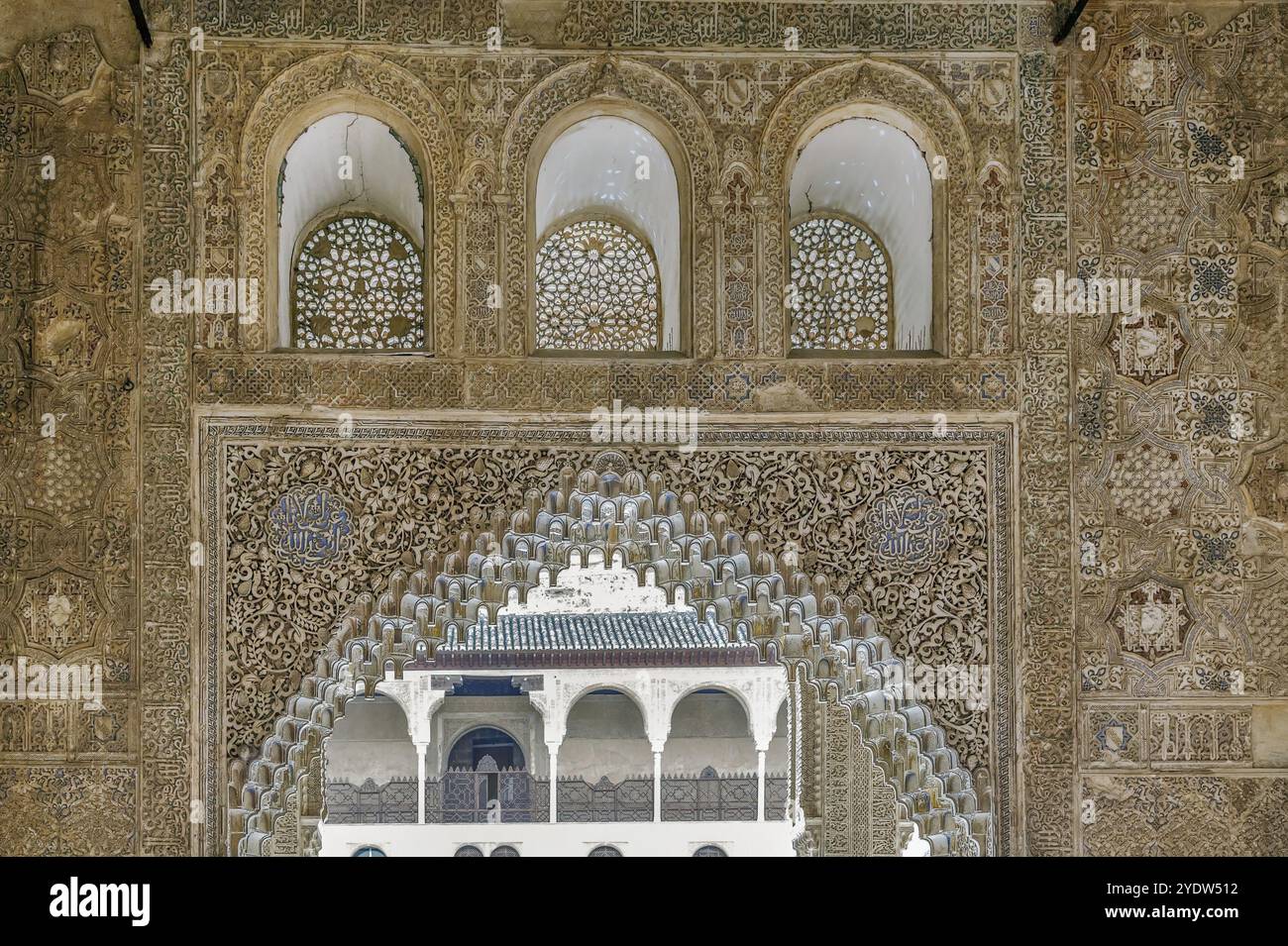 Carving arch alhambra hi-res stock photography and images - Alamy