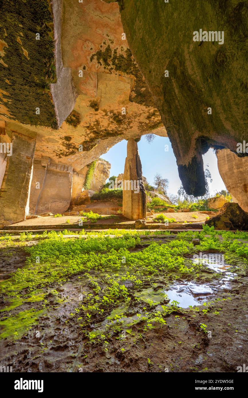 Rope Makers' Cave (Grotta dei Cordari), Neapolis Archaeological Park ...