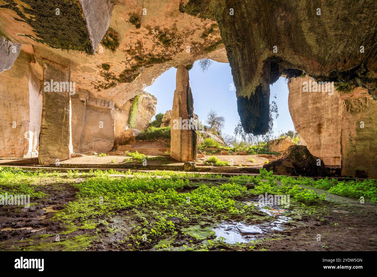 Rope Makers' Cave (Grotta dei Cordari), Neapolis Archaeological Park ...