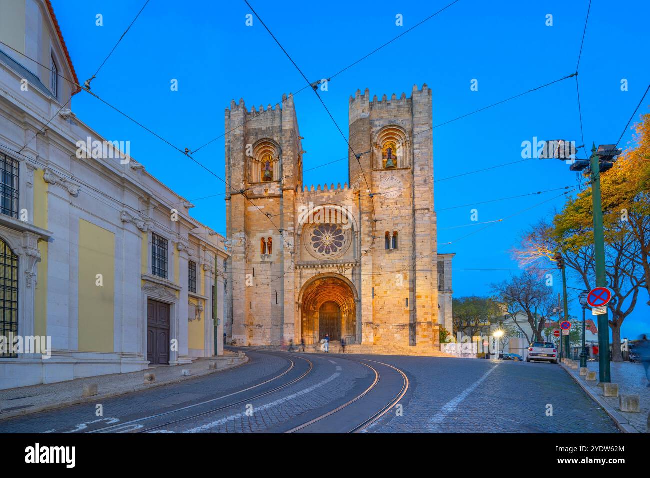 Visiting cathedrals hi-res stock photography and images - Alamy