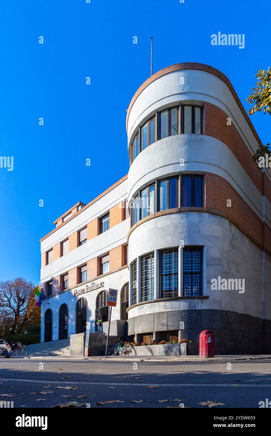 Postal life building hi-res stock photography and images - Alamy