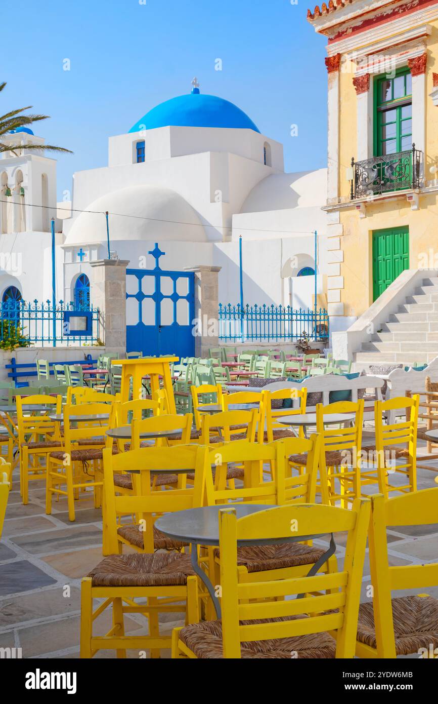 View of the colourful upper Chora central square, Chora, Serifos Island ...