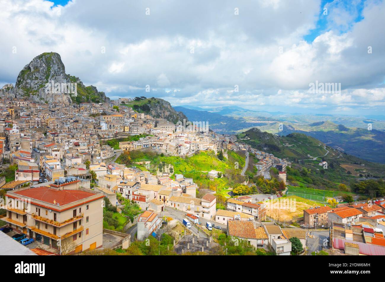 Mountain village of Caltabellotta, high angle view, Caltabellotta ...