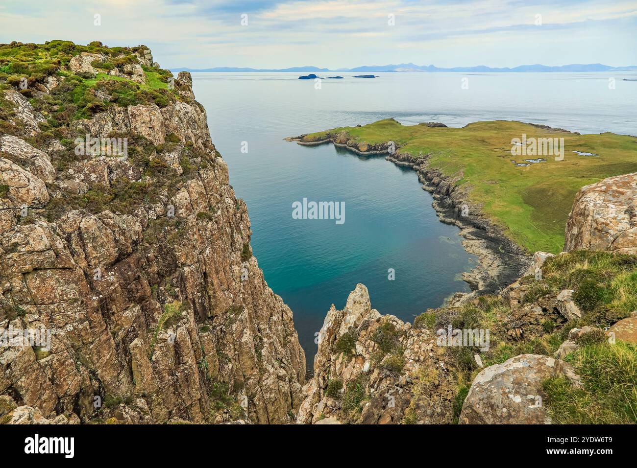 Rubha hunish bothy hi-res stock photography and images - Alamy