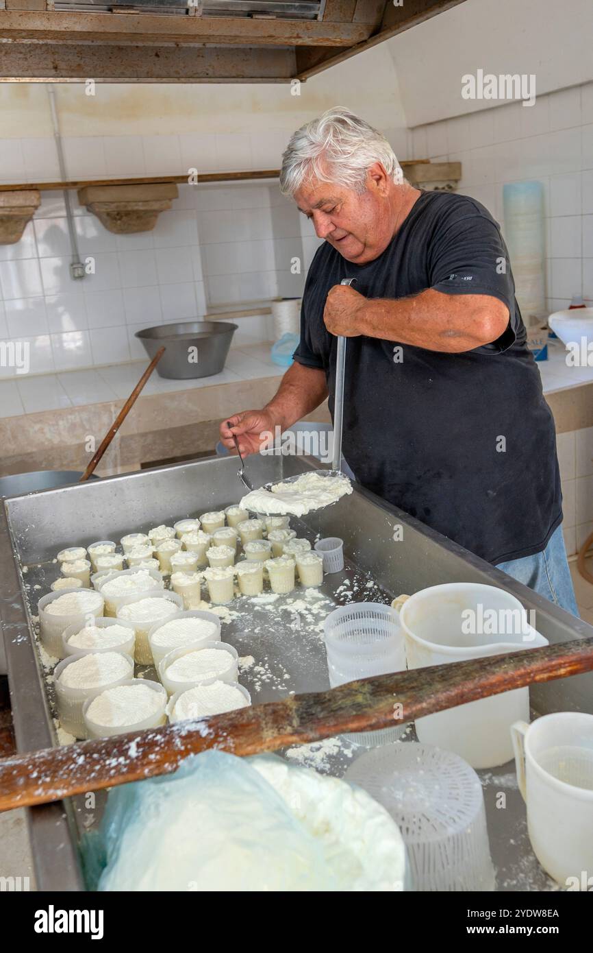 Italian cookery workshop hi-res stock photography and images - Alamy