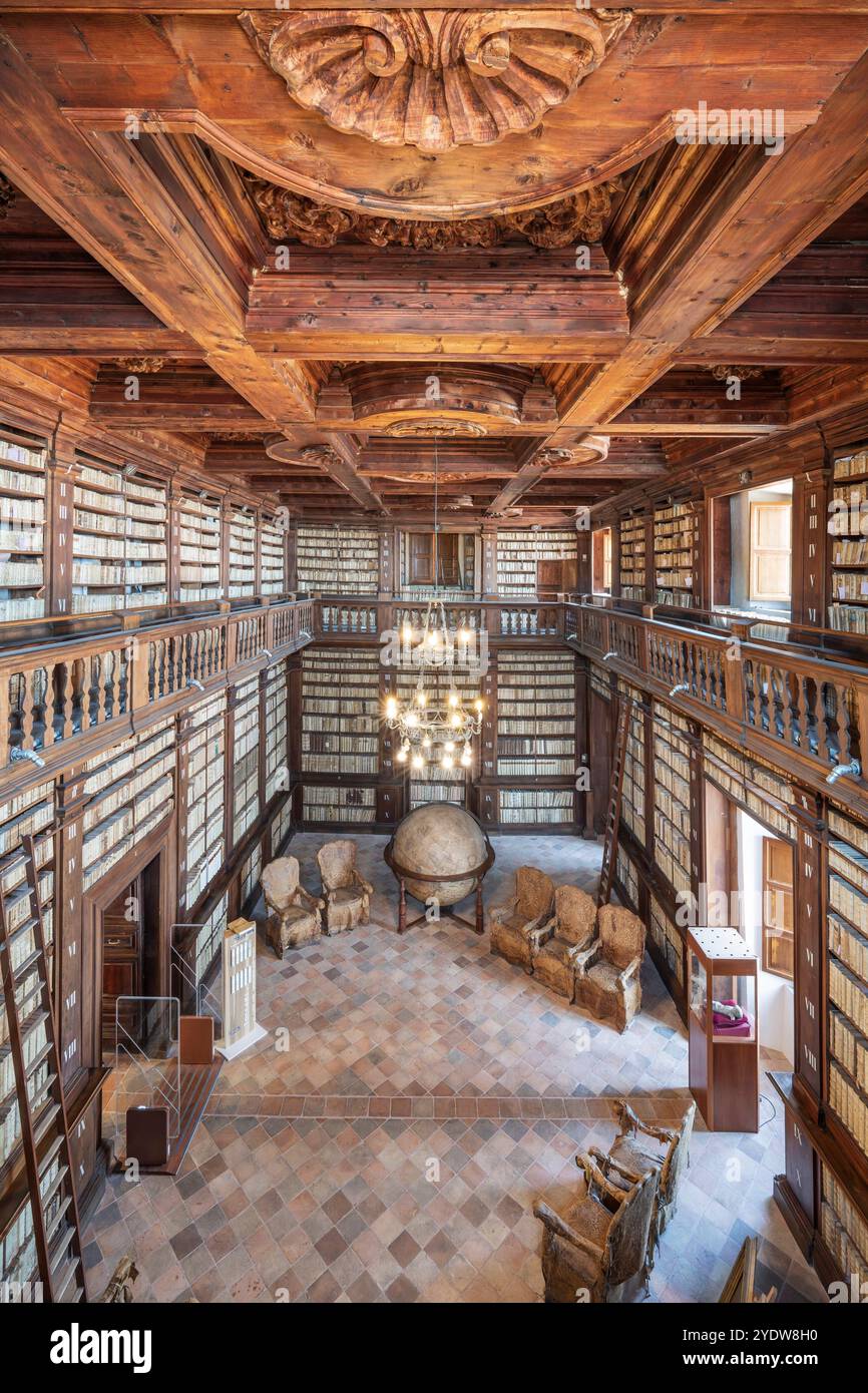 Italy reading room hi-res stock photography and images - Alamy