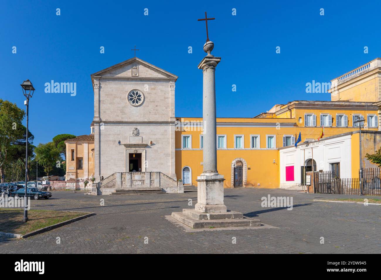 Basilica rome italy church cross hi-res stock photography and images ...