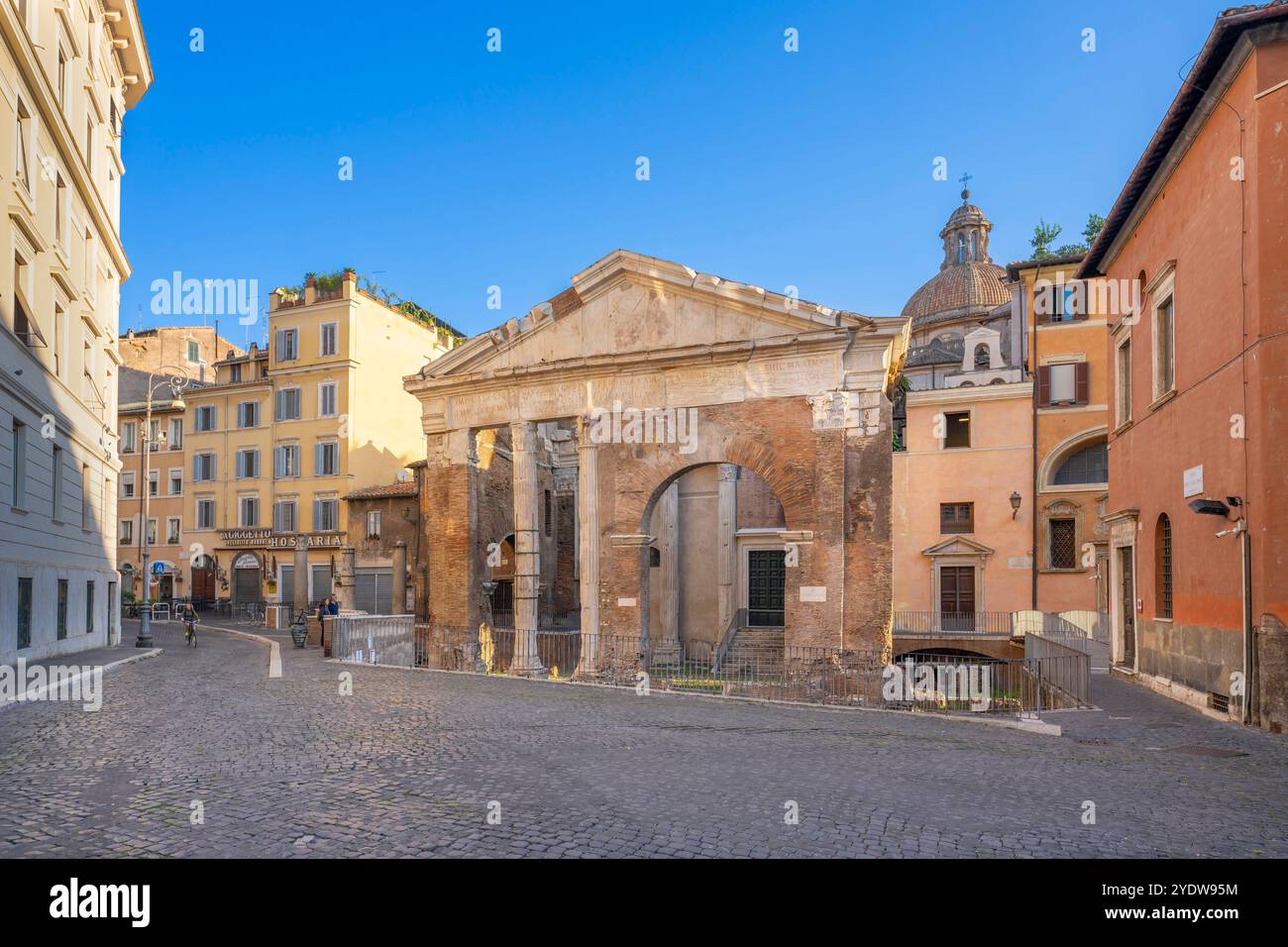 Medieval portico hi-res stock photography and images - Alamy