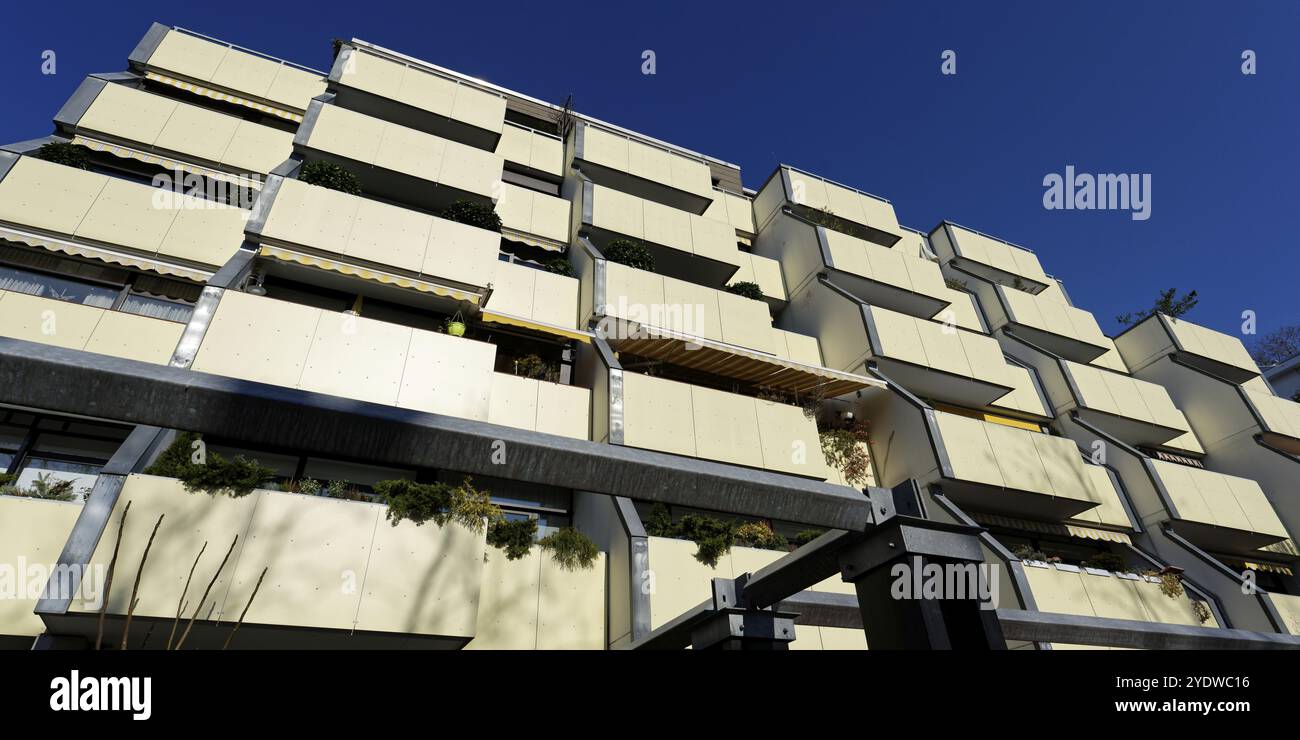 80s building of the non-profit German building and housing company Neue ...