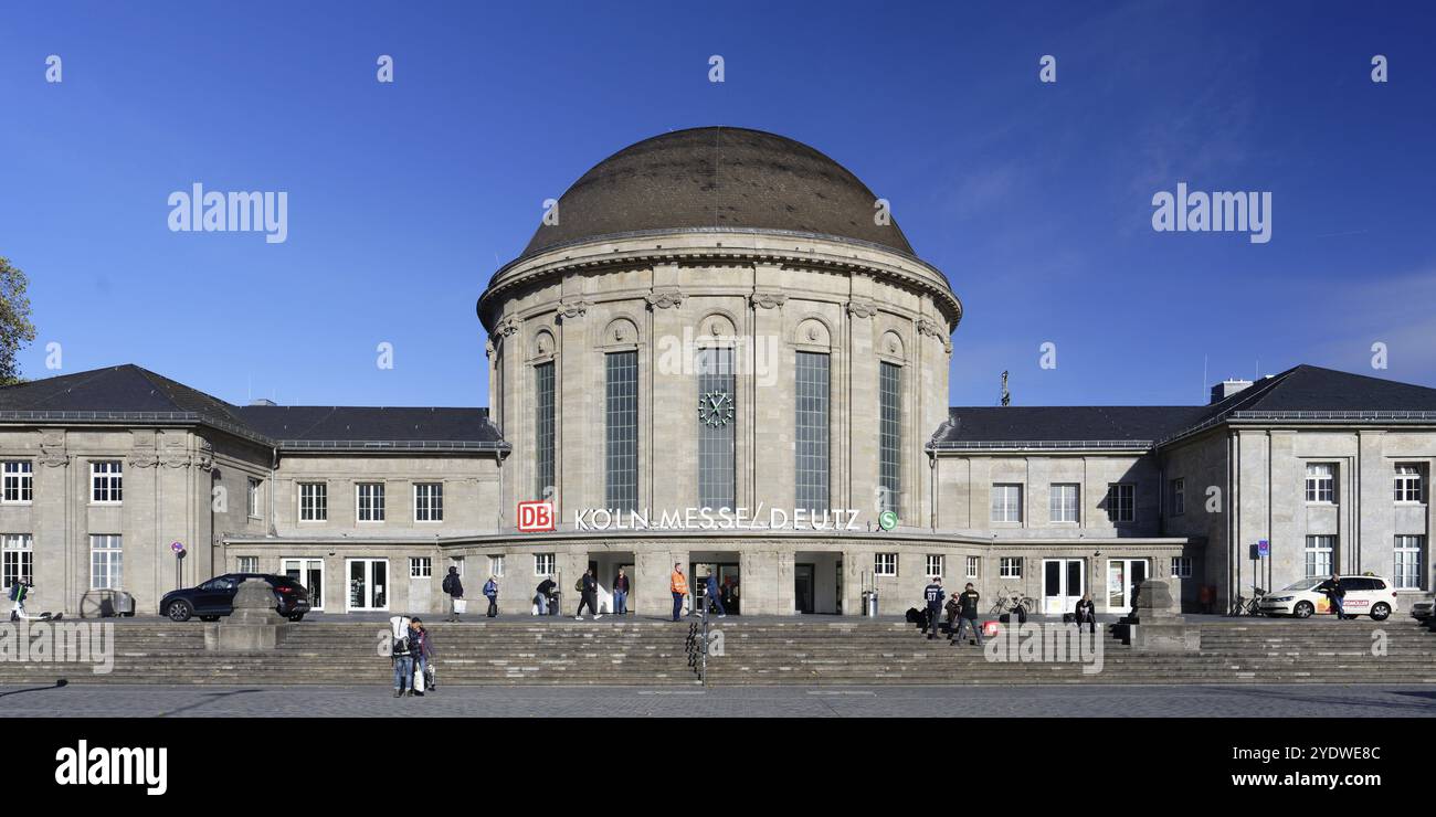 The historic Messe/Deutz railway station in Cologne Stock Photo - Alamy