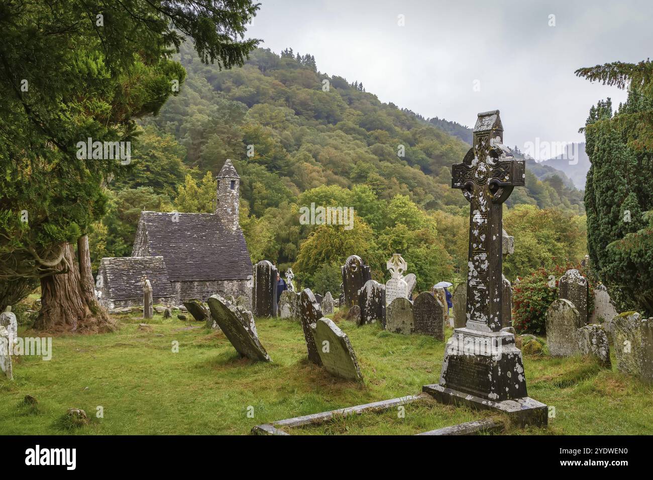 Ireland cemetery tomb crosses hi-res stock photography and images - Alamy