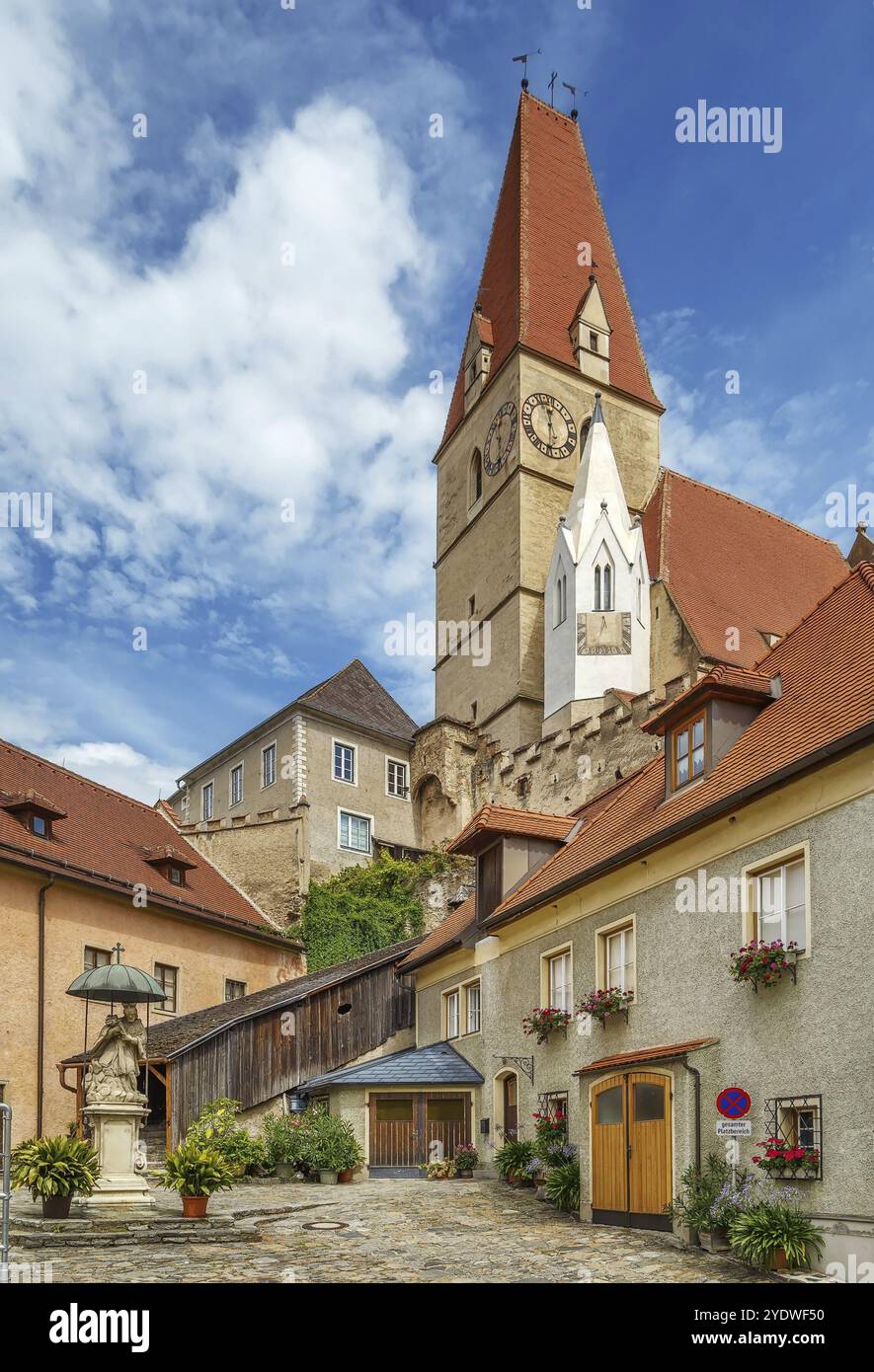 Church in weissenkirchen in the wachau hi-res stock photography and ...