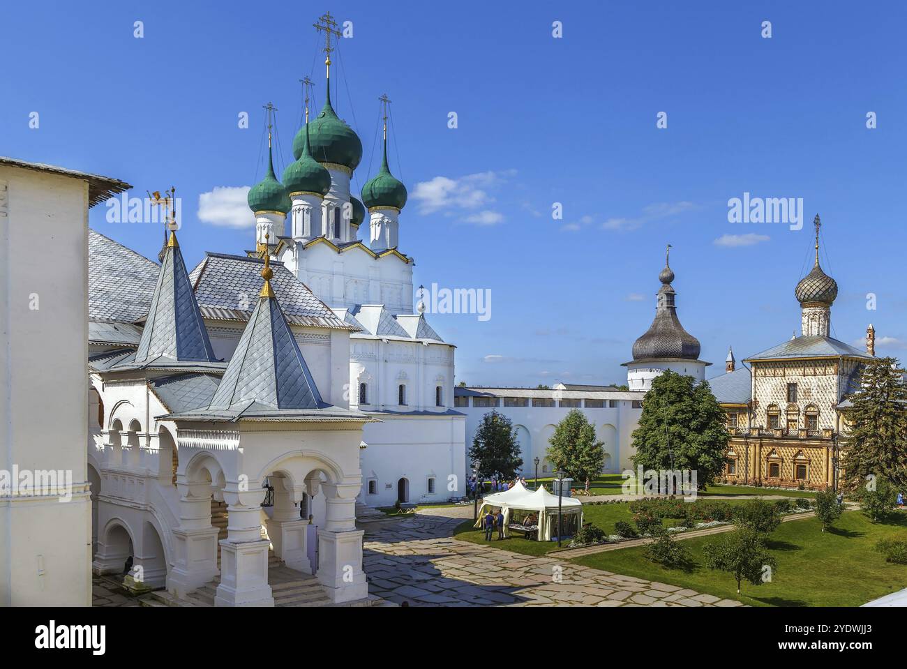 Rostov courtyard hi-res stock photography and images - Alamy