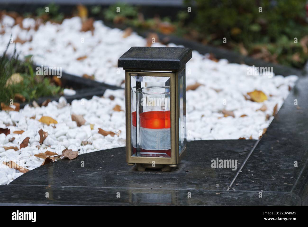 Modern grave decor hi-res stock photography and images - Alamy