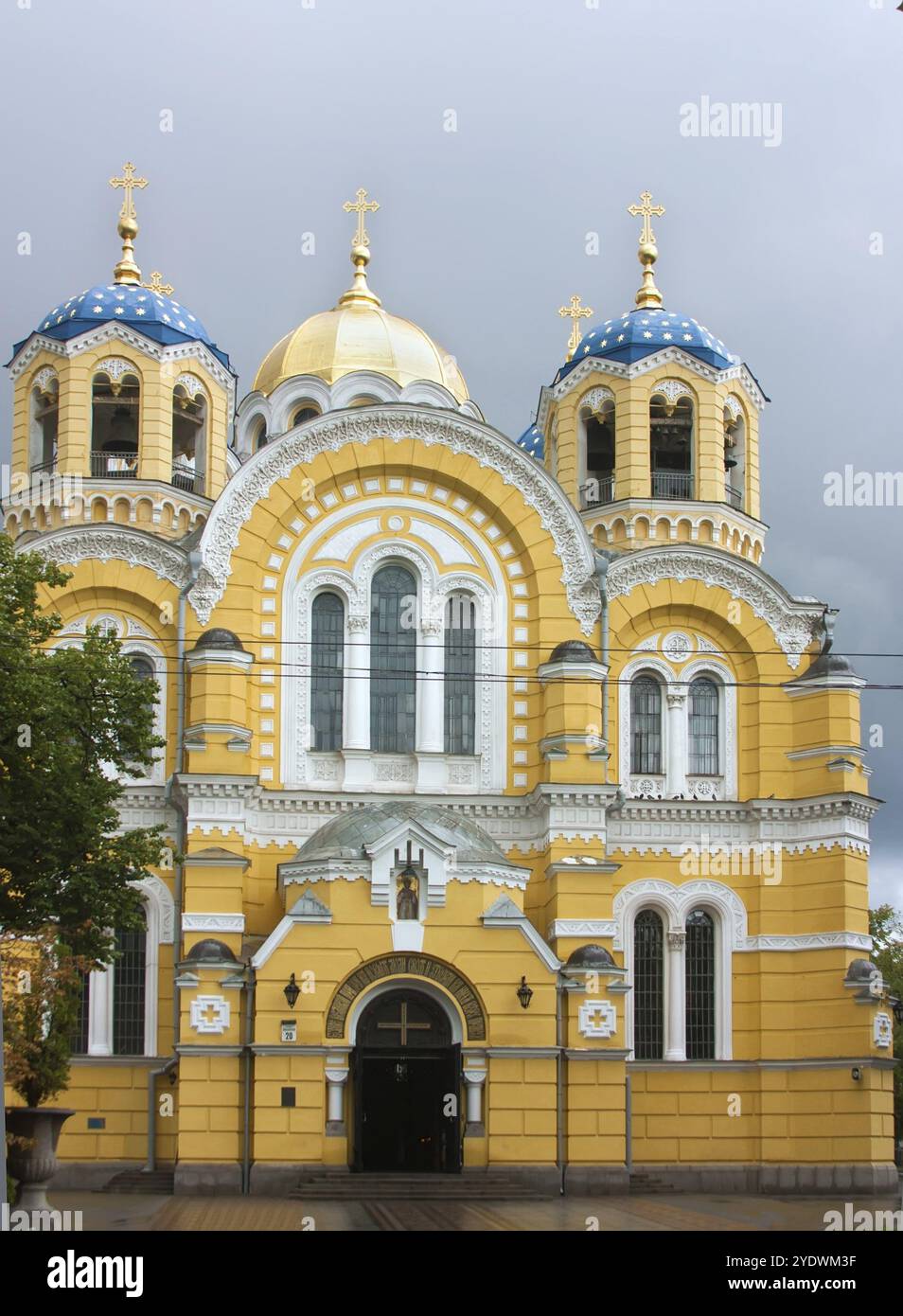 It is one of the city's major landmarks and the main temple of the ...