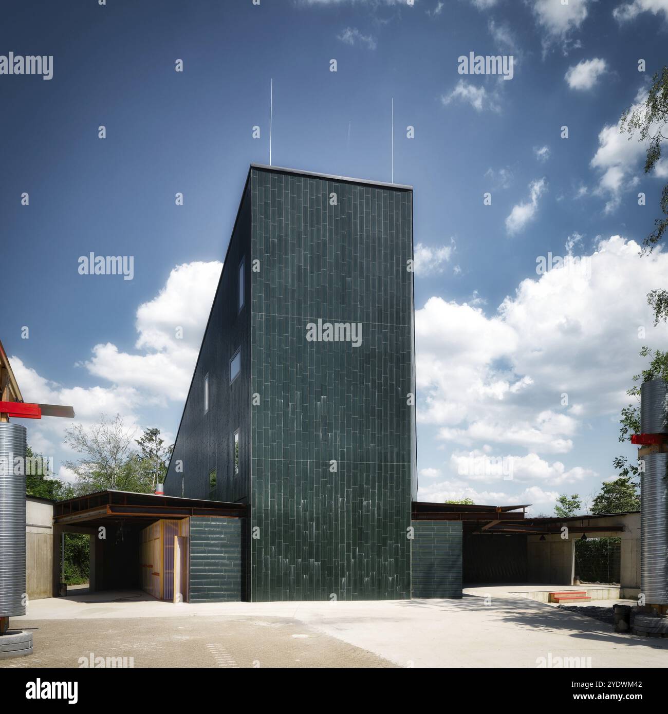 Building of the Ursprung Fi club for electronic music in Cologne ...