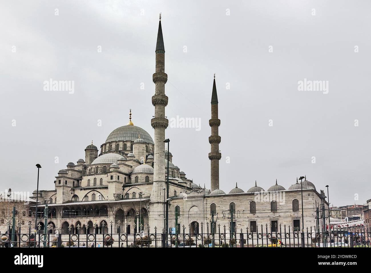 The New Mosque or Mosque of the Valide Sultan is an Ottoman imperial ...
