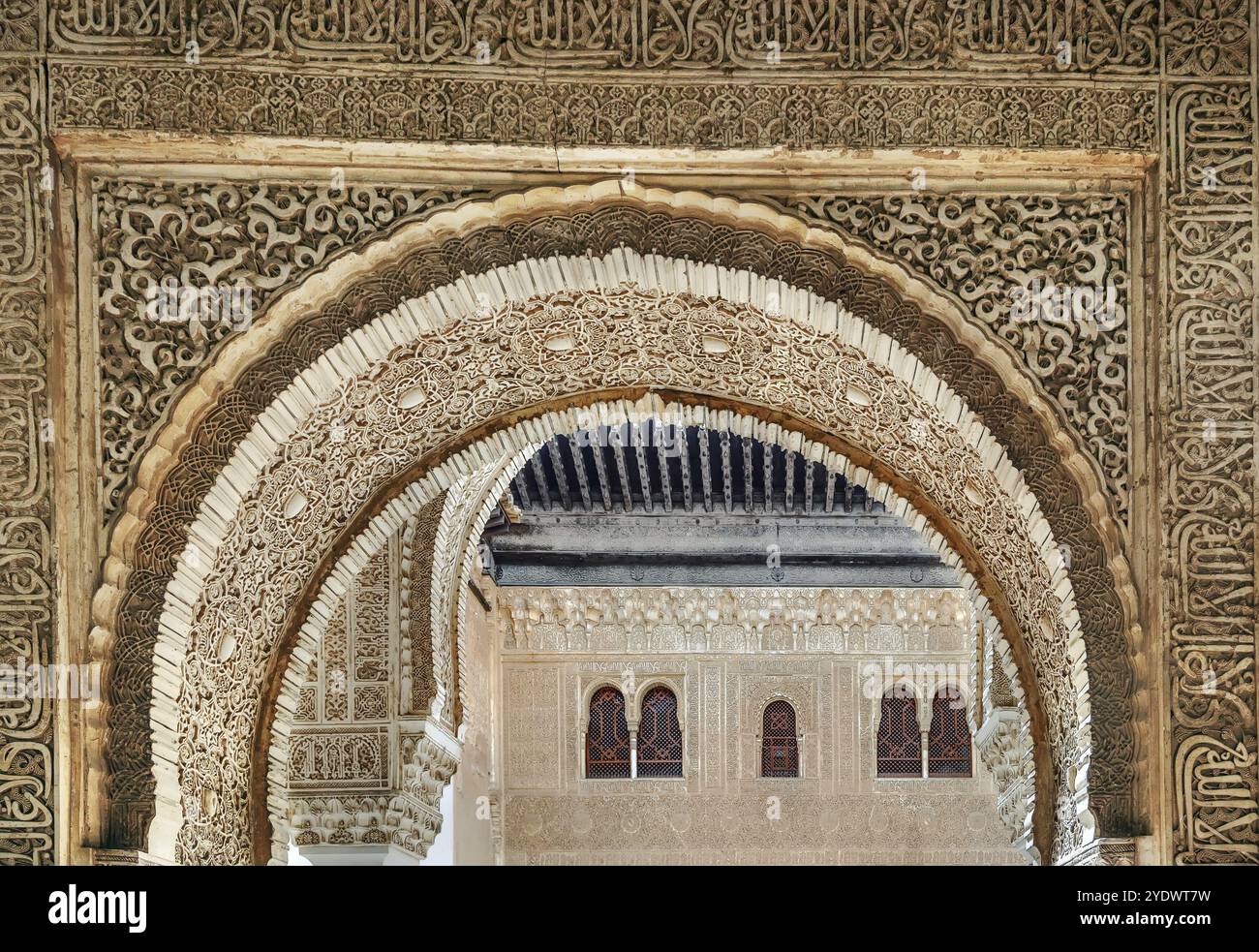 Arch with stone relief with arabesques in Alhambra palace, Spain ...