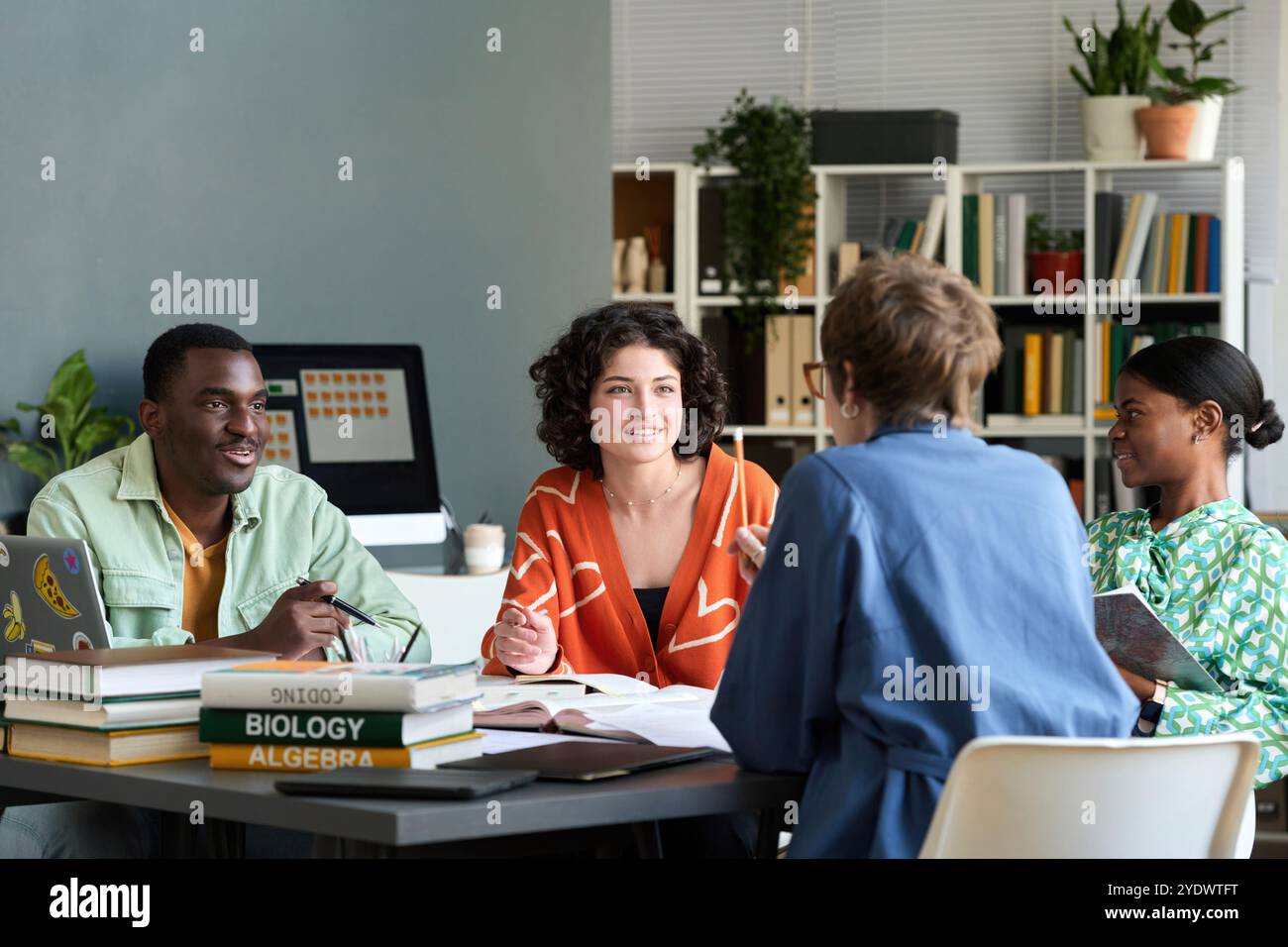Group students friendly study discussion hi-res stock photography and ...