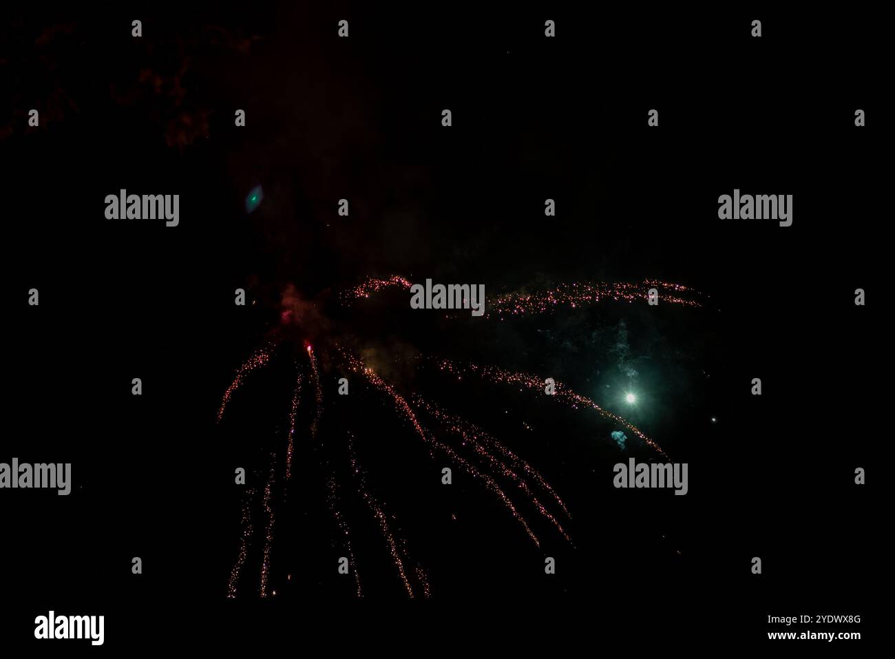 New year 2025 beautiful fireworks hi-res stock photography and images ...